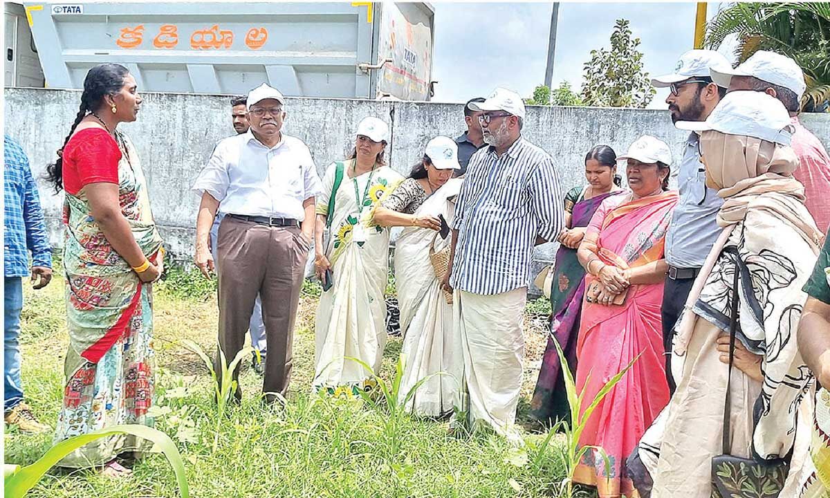 Kerala agri minister visits natural farming fields in NTR, Guntur district