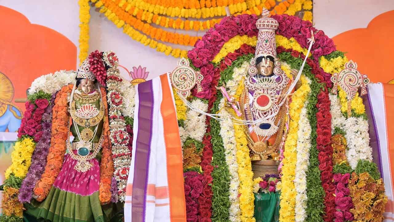 West MLA Nayani Rajender Reddy Attends Sitarama Kalyanam at Hanumakonda ...