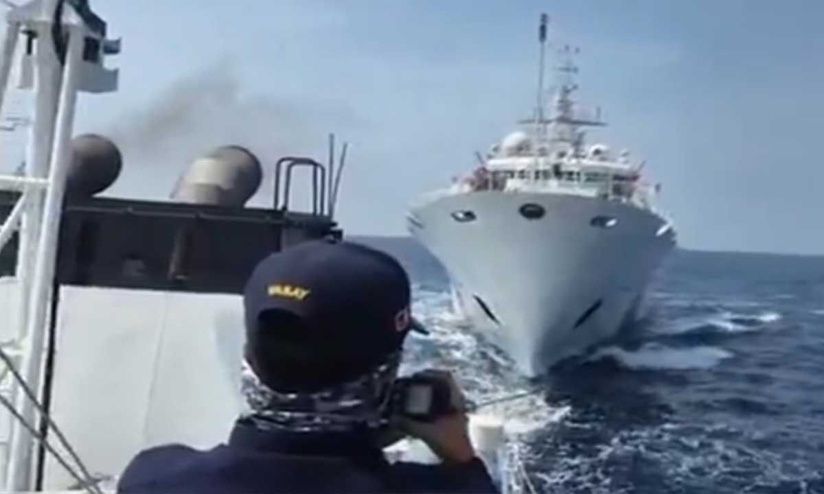 Philippines slams Beijing's 'reckless and dangerous maneuvers' in South ...