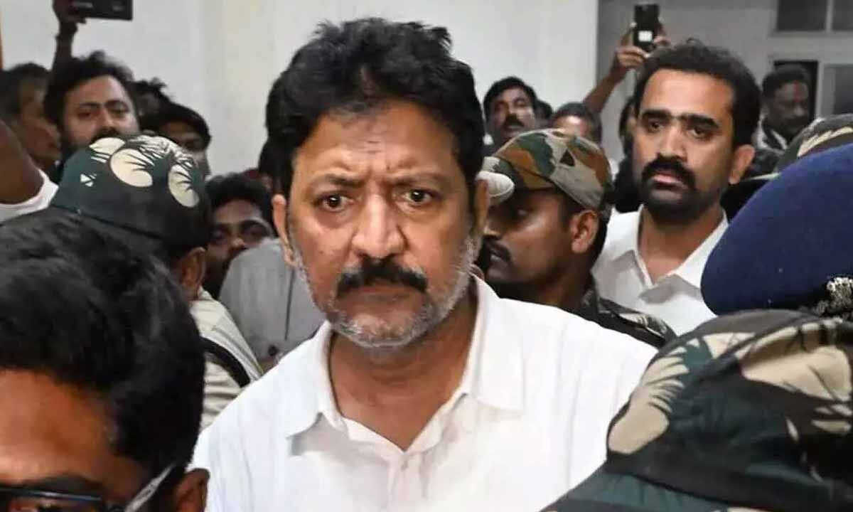 Vallabhaneni Vamsi's remand extended by CID court