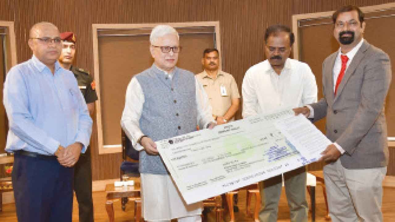 Govt donates Rs 15 lakh to RGUKT for innovation centre
