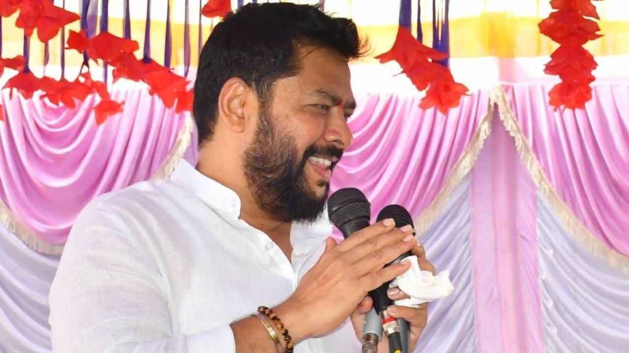 Former minister B Nagendra sentenced in cheque bounce case