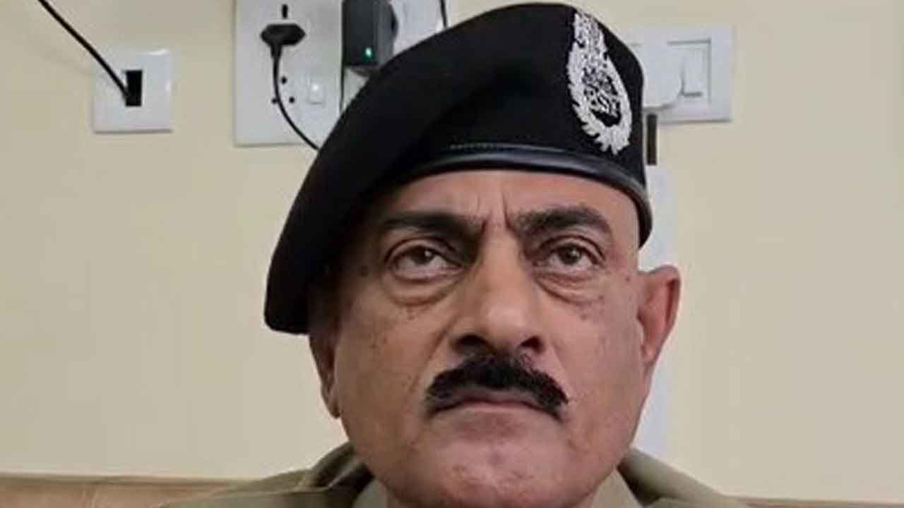 Stones, burning bottles were thrown at us: BSF DIG on Murshidabad violence