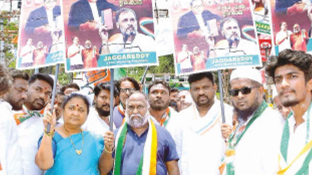 Jagga Reddy leads ‘Jai Bhim’ rally in Sangareddy, demands apology from ...