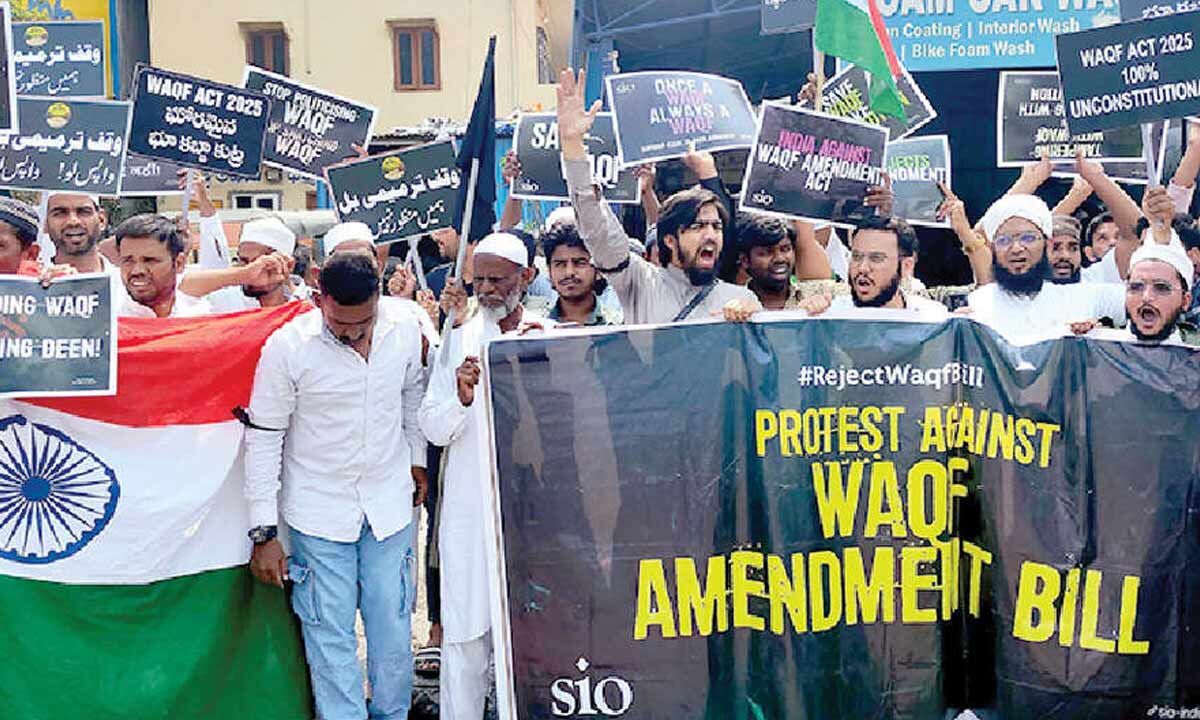 Massive protest held against Waqf Act