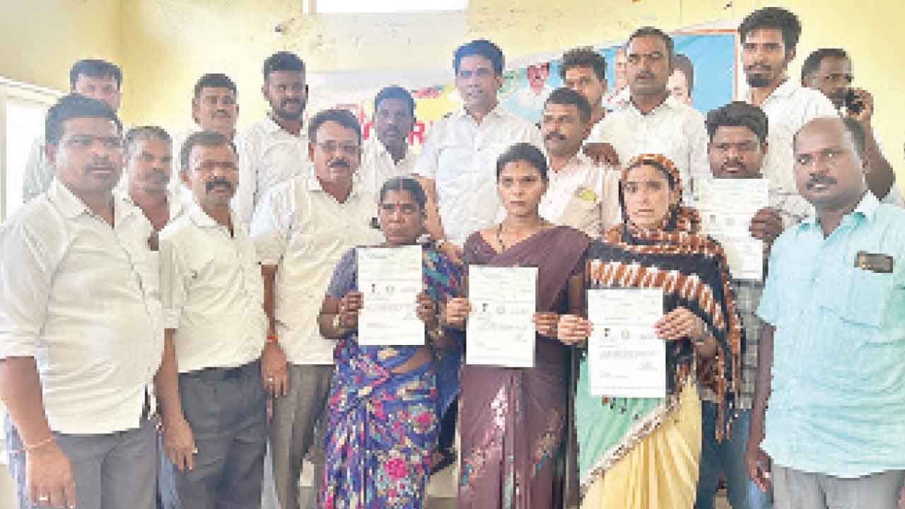 MLA Rajesh Reddy distributes CMRF cheques to 45 beneficiaries