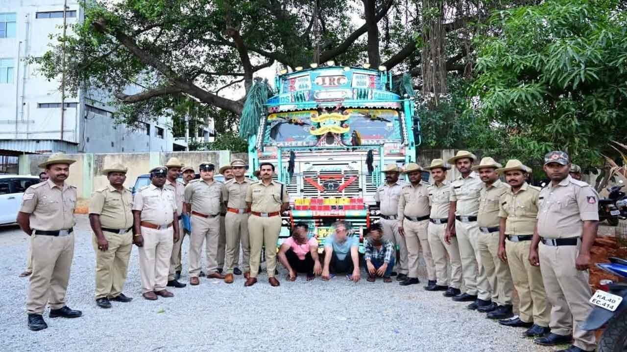 Chikkaballapura: Police arrest seven in Rs 3 cr mobile theft case