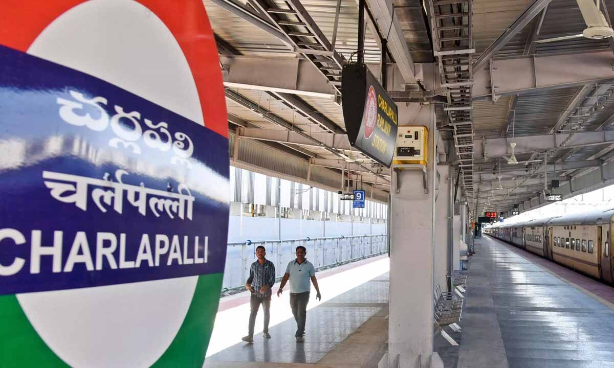 Strong winds blow away Cherlapally rly stn sheets