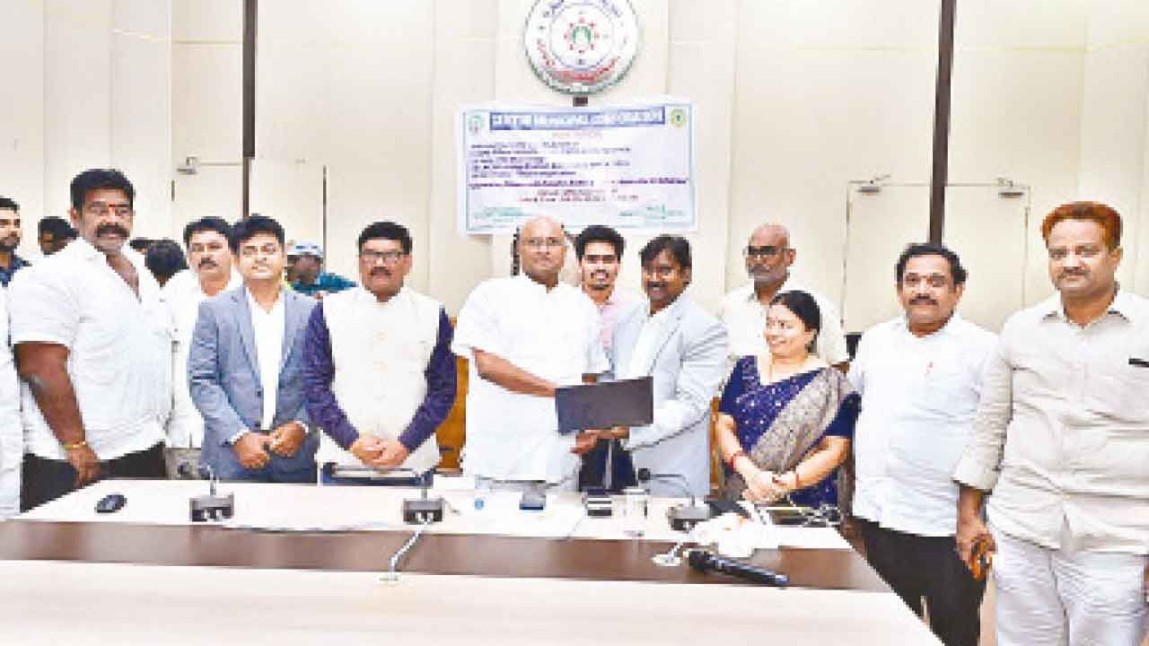 GMC launches website, mobile app