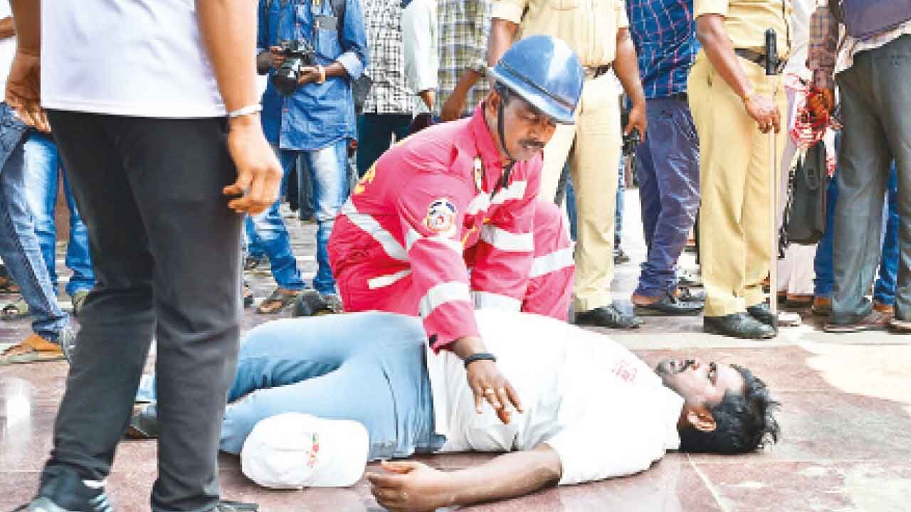 Mock drill conducted at Kadapa railway station