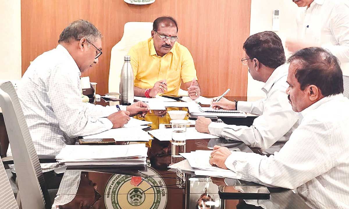 Irrigation officials told to desilt canals