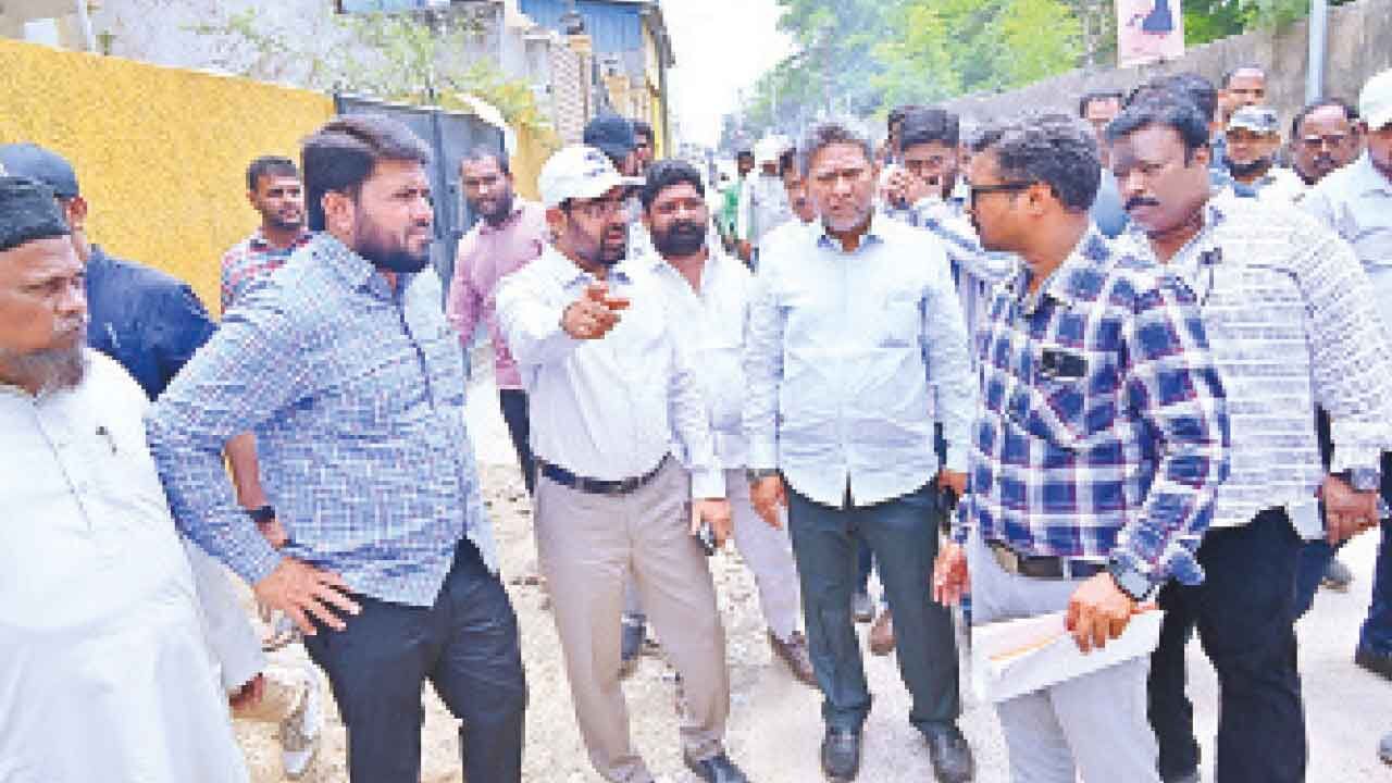 Water Board MD inspects sewer project