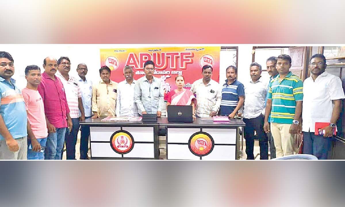 Help desk opened to assist teachers