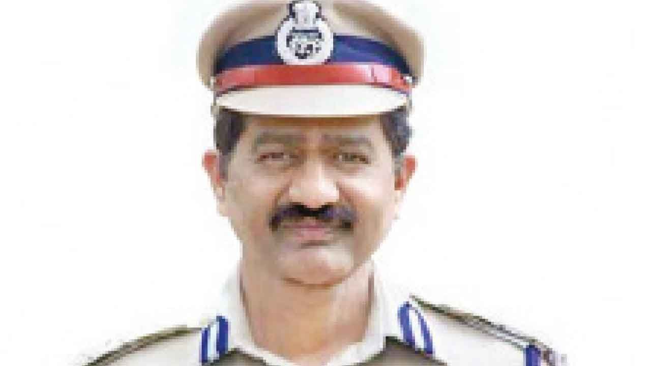 Police paste notice on ex-SIB chief’s home