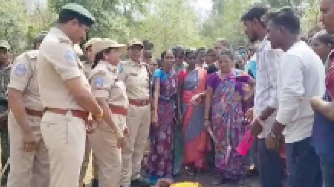 Farmers, forest officials fight over land issue