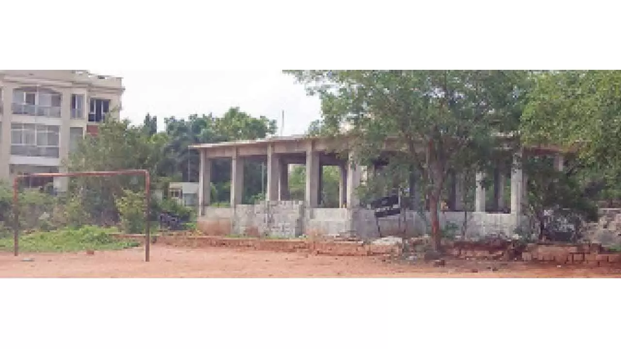 FNECS resents construction of huge building opp Bolarum KV