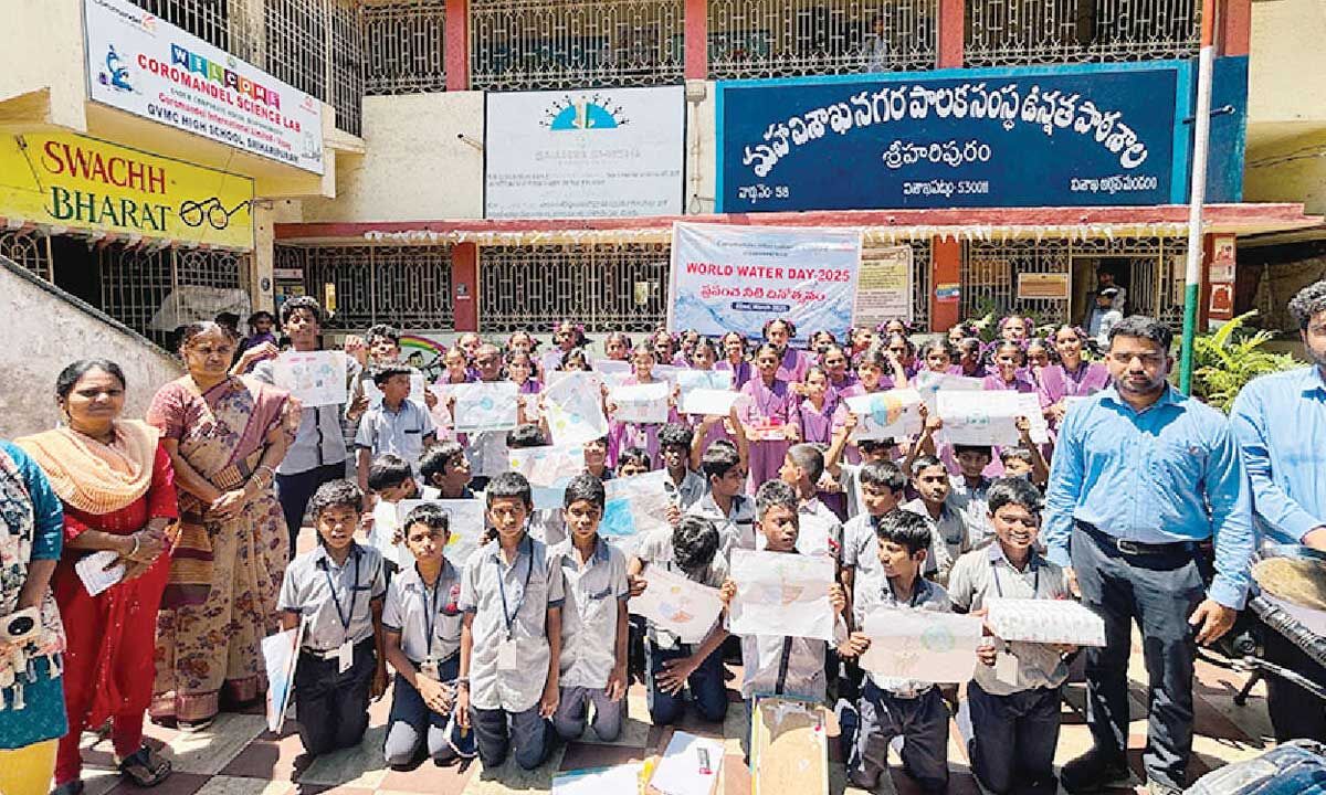 Students join water conservation drive