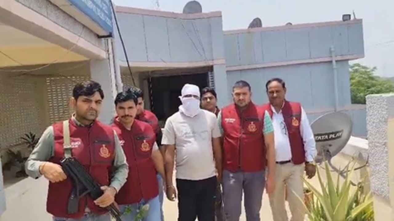 Delhi Police bust interstate auto theft syndicate, recover eight high ...