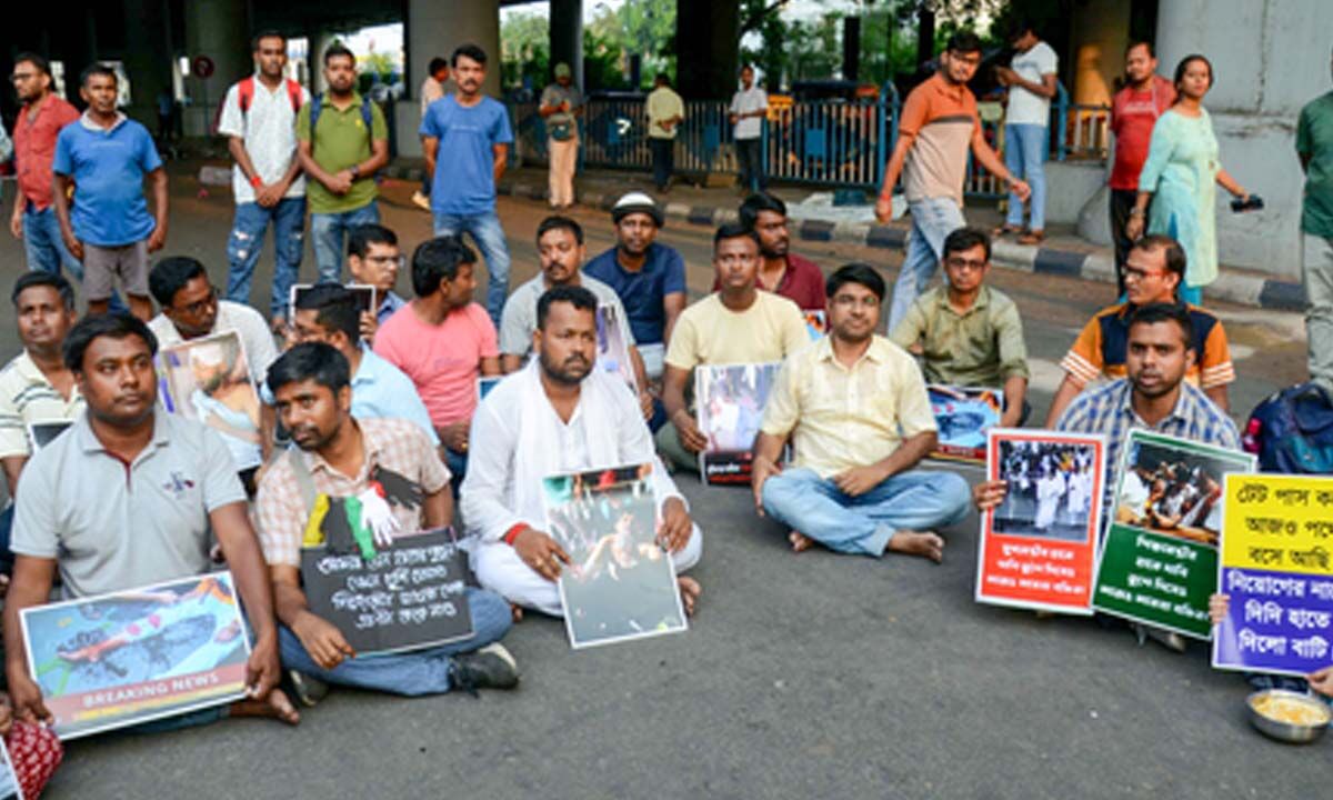 WBSSC job case: ‘Untainted’ teachers to continue protests despite fresh ...