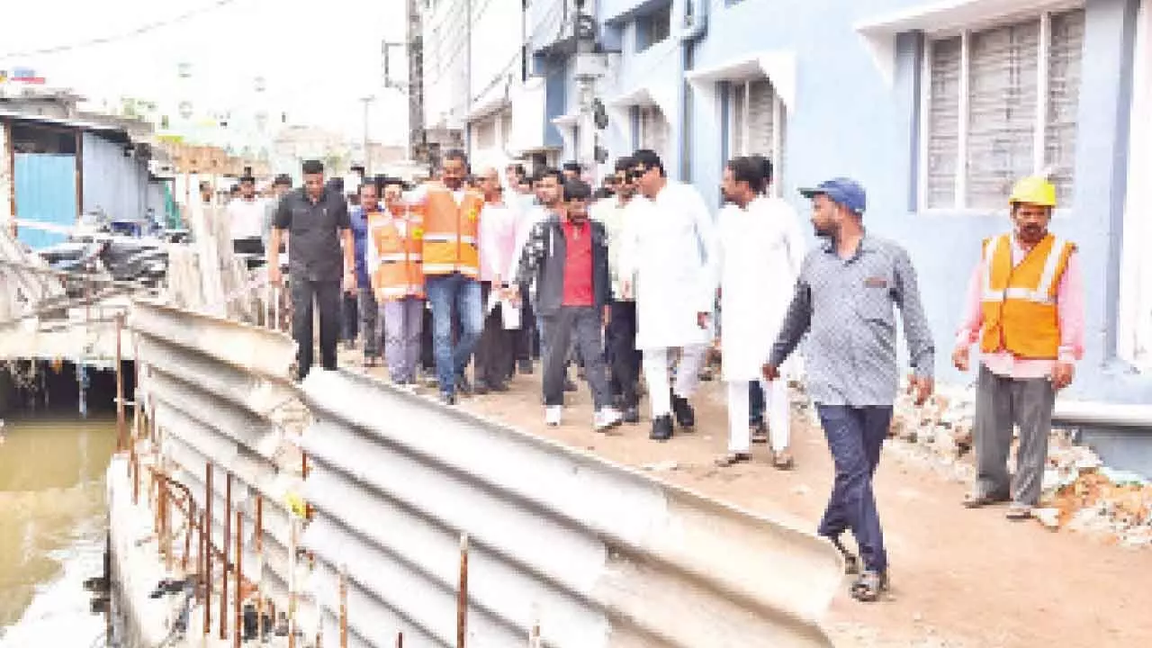 Expedite drainage works ahead of monsoon: GHMC chief