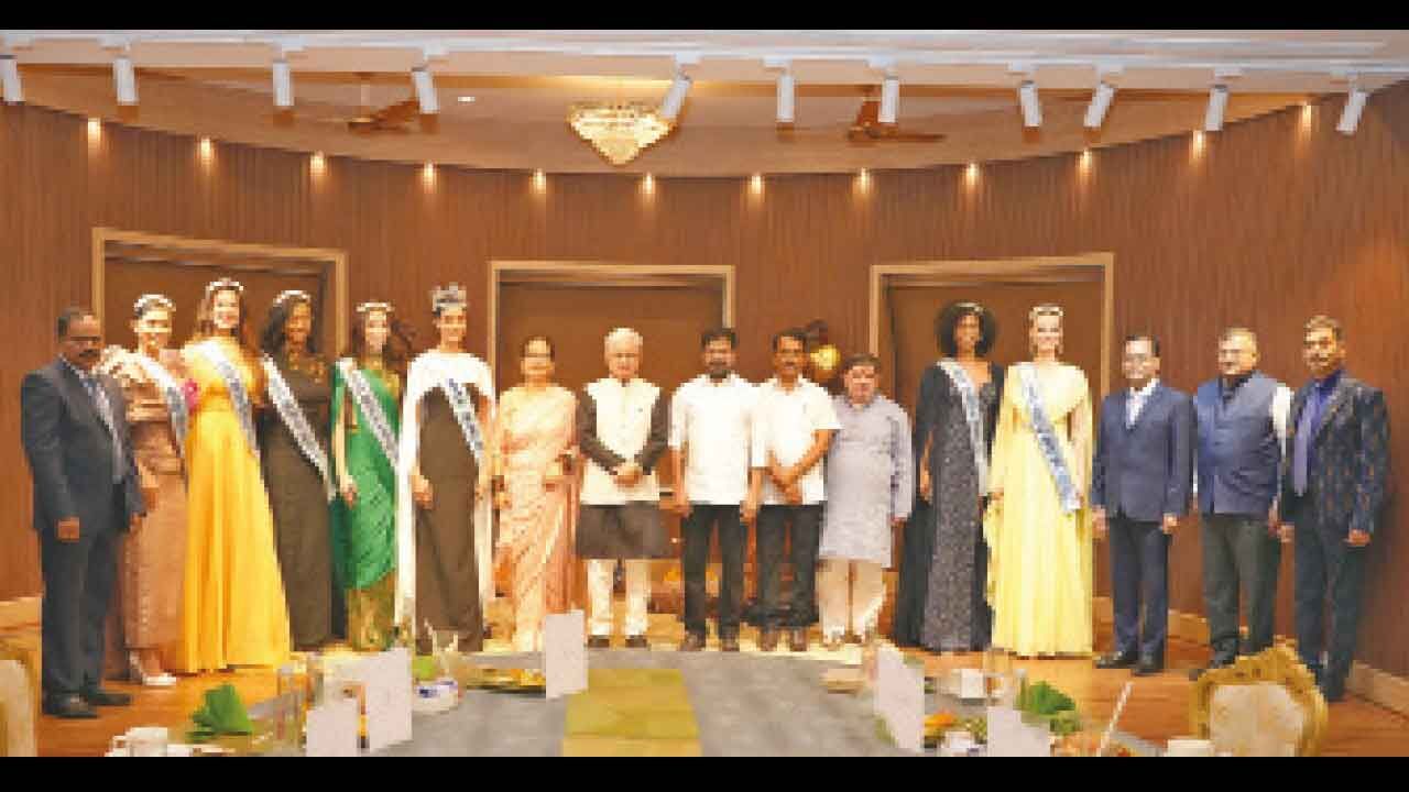 Miss World contestants sing paeans to Telangana