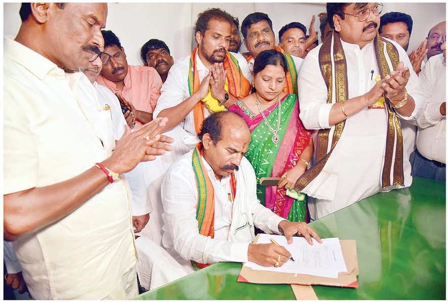 Jawahar vows to protect rights of SCs