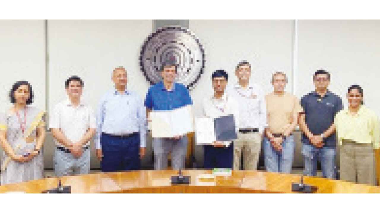 AIIMS Delhi, IIT Delhi to establish Centre of Excellence for AI in ...