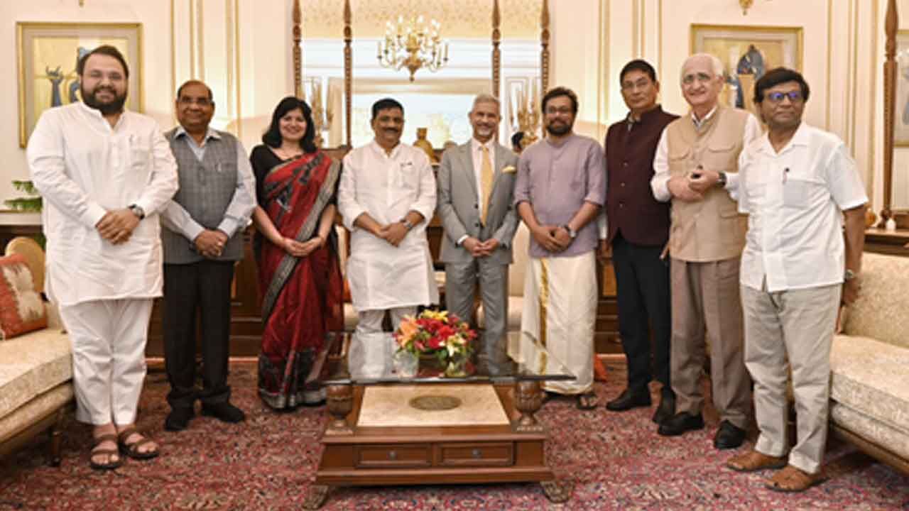 Sanjay Jha-led delegation briefs EAM Jaishankar on Operation Sindoor ...