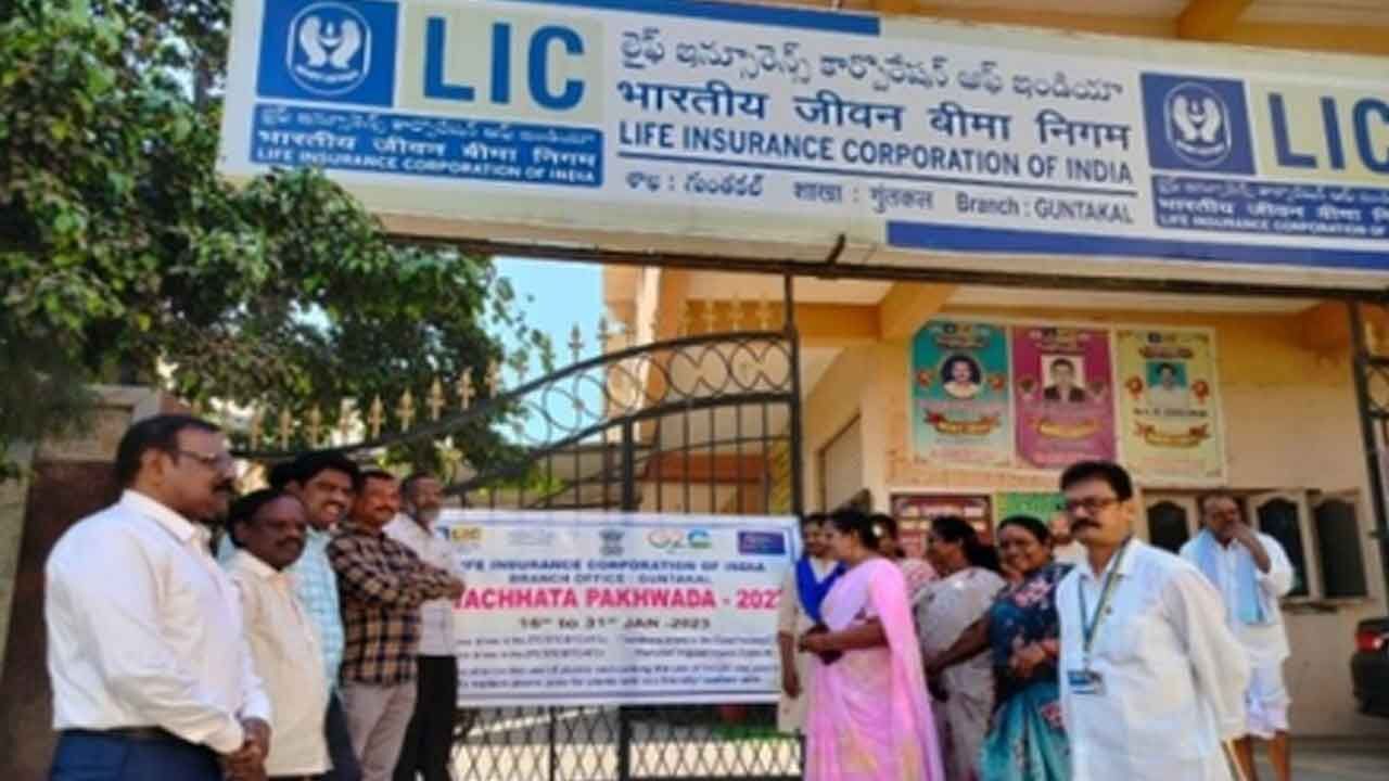 LIC records 13.8 pc jump in group premium during May