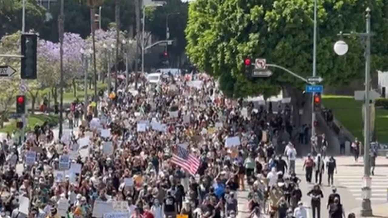 About 700 US Marines being mobilised in response to Los Angeles protests