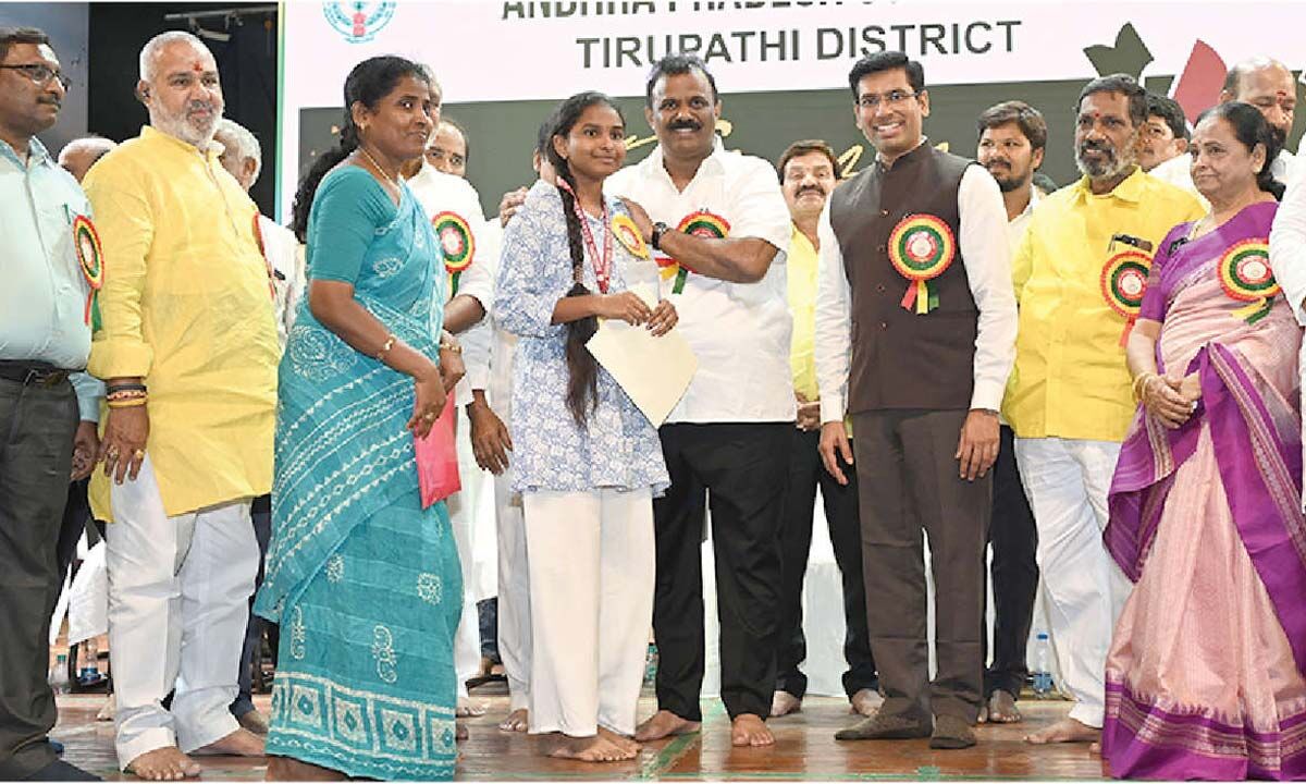 ‘Shining Stars’ awards presented to top students in Tirupati, Chittoor