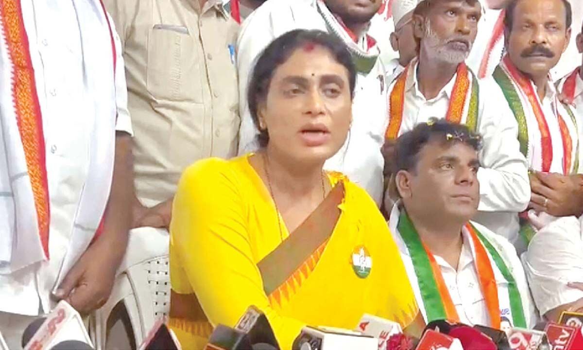 Sharmila assails Naidu’s one-year rule