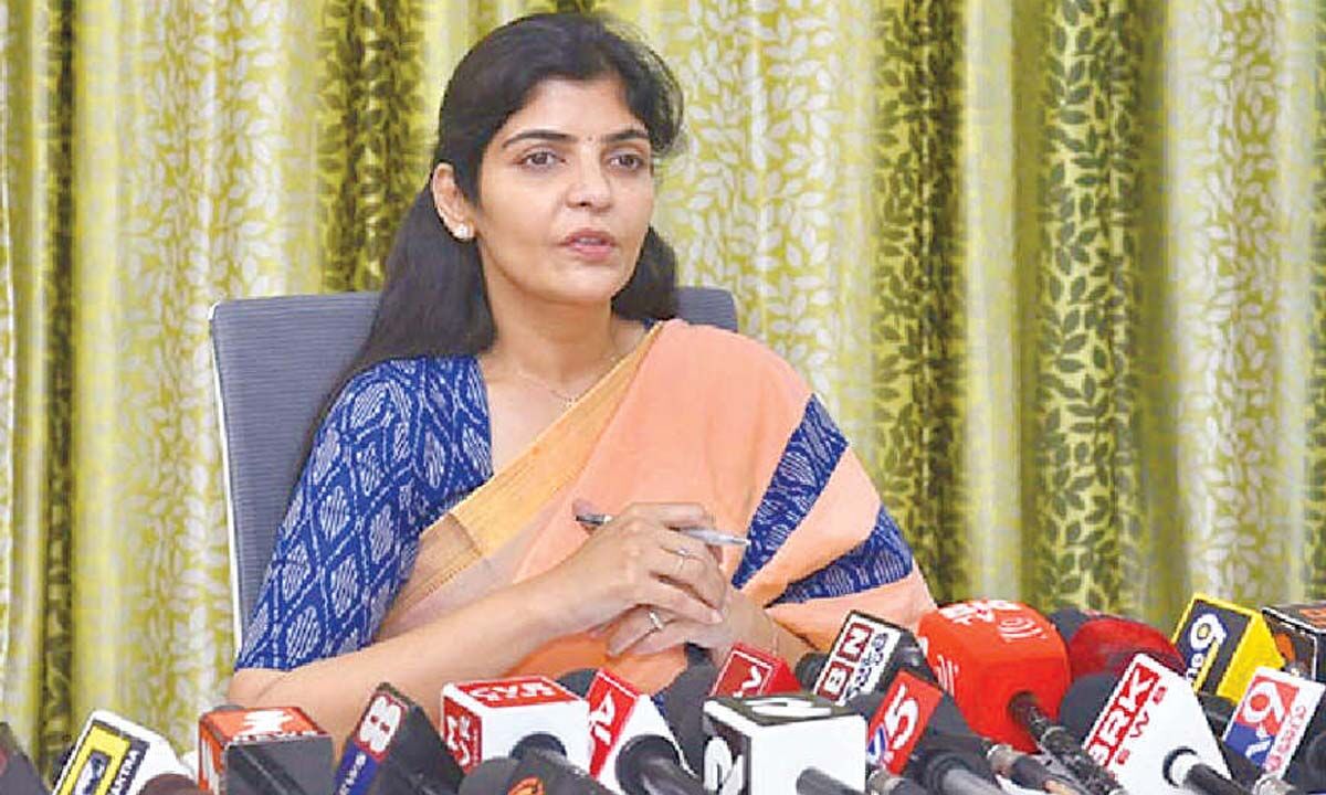 AP Women’s Commission chief urges girls to be cautious