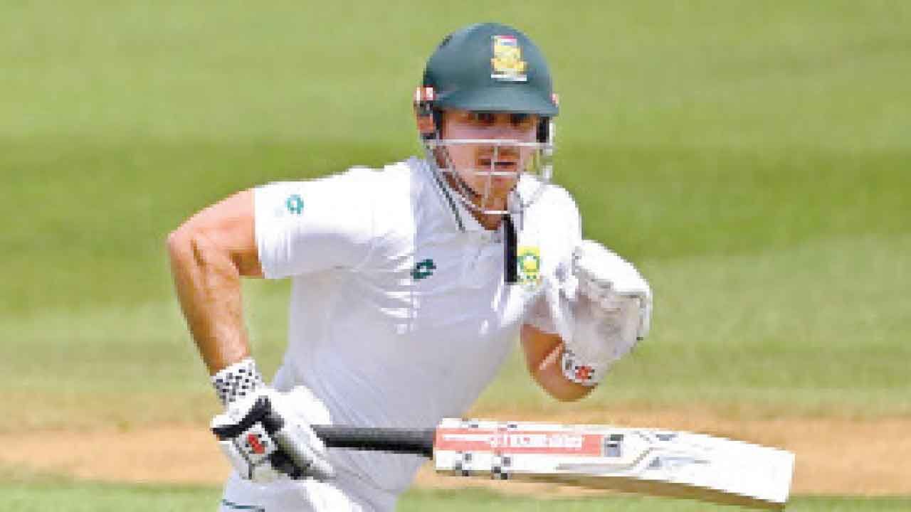 Bedingham helps SA reduce deficit to 91 runs