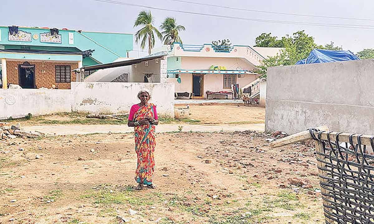 Indiramma housing scheme going off track in Wanaparthy?