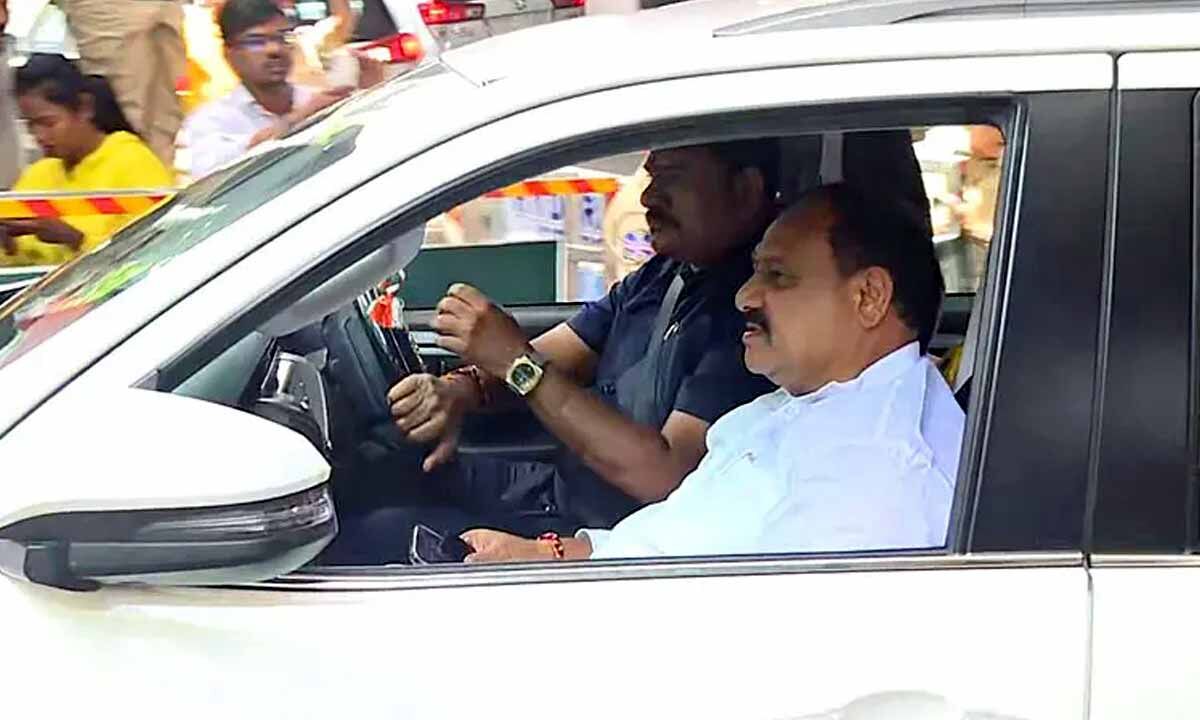 TPCC chief Mahesh Kumar Goud appears before SIT in phone tapping case