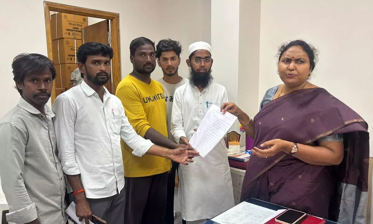 Student Unions Revolt Against Fee Mafia: Demand Suspension of Gadwal ...