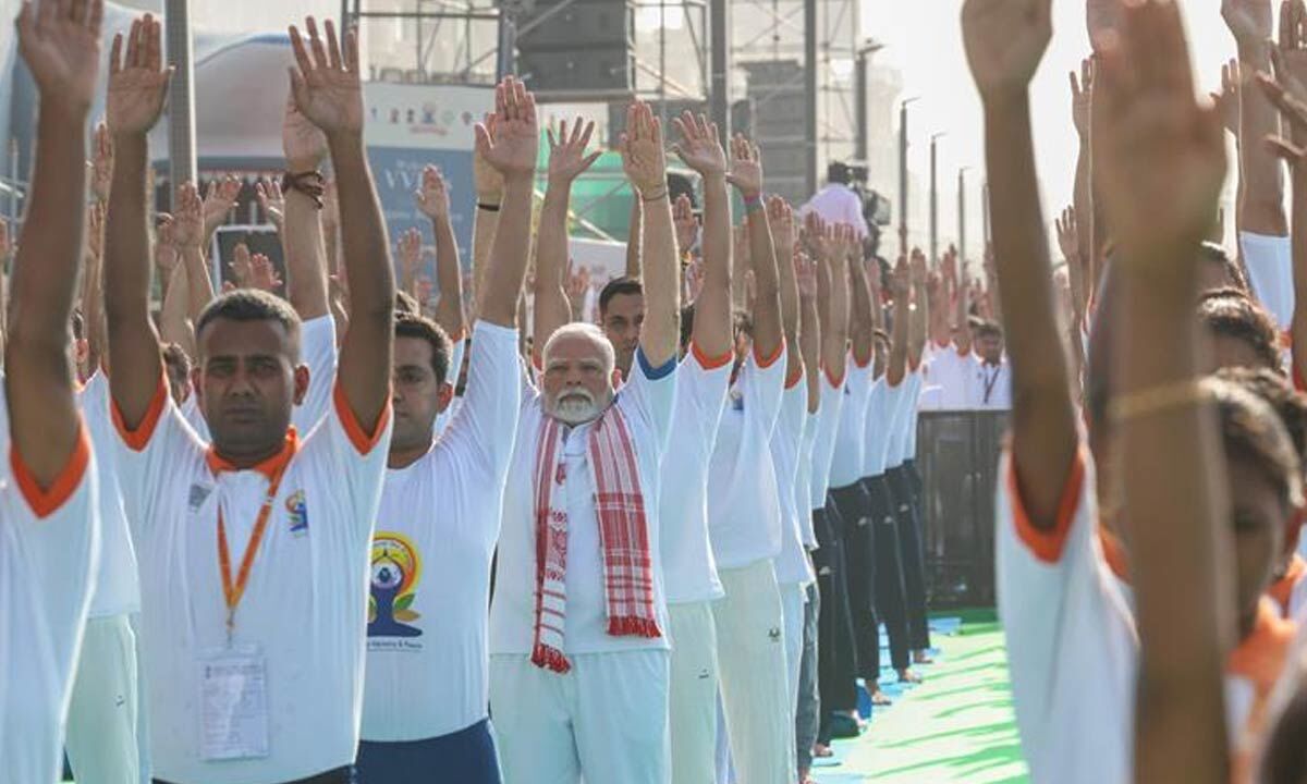 Naval personnel take part in IDY-2025