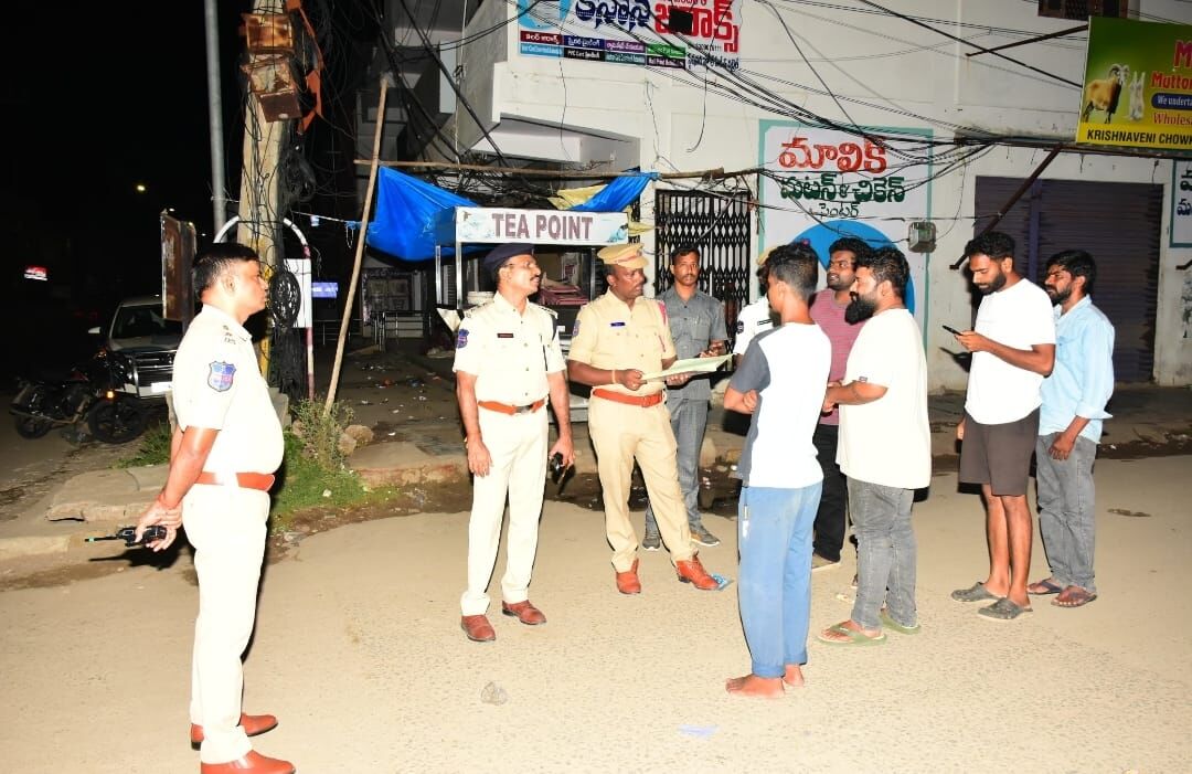 SP T. Srinivas Rao Conducts Midnight Surprise Inspection of Night ...