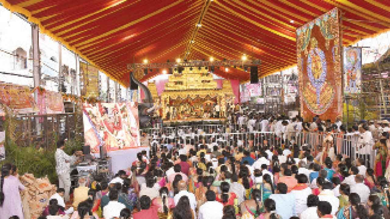 Thousands witness celestial wedding of Renuka Yellamma at Balkampet