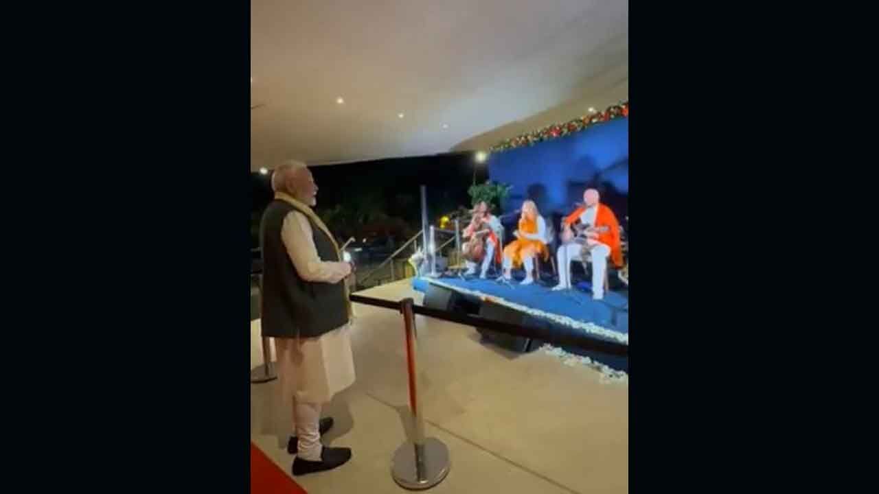 PM Modi receives spiritual welcome in Rio with 'Om Gan Ganpataye Namah ...