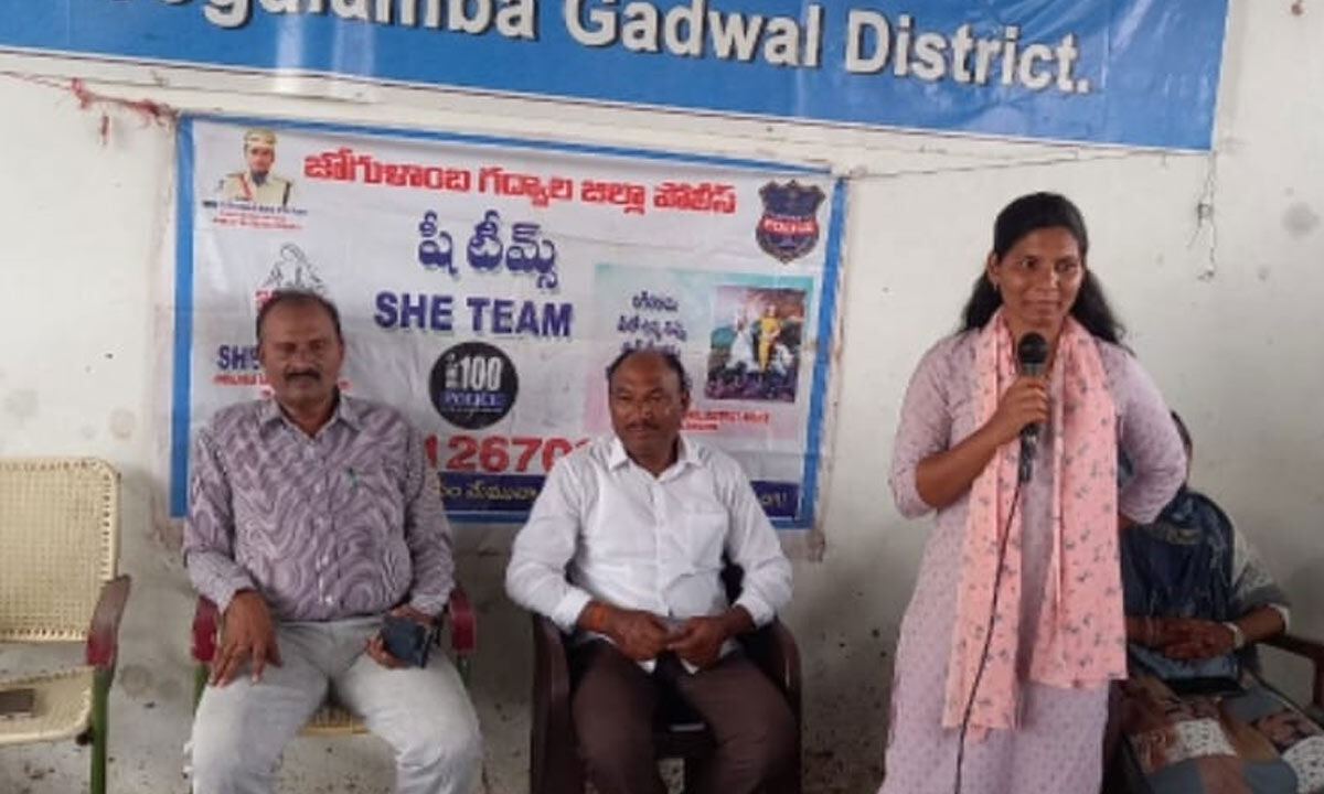 SHE Teams Conduct Awareness Program on Women’s Safety at Manopad School