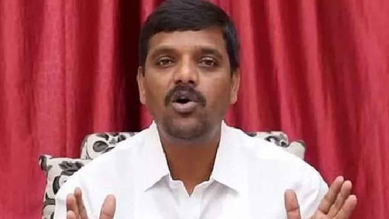 Teenmar Mallanna's Q News office attacked amid protests