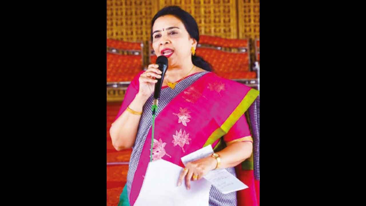 Errabelli’s moles will not be spared: Jhansi Reddy