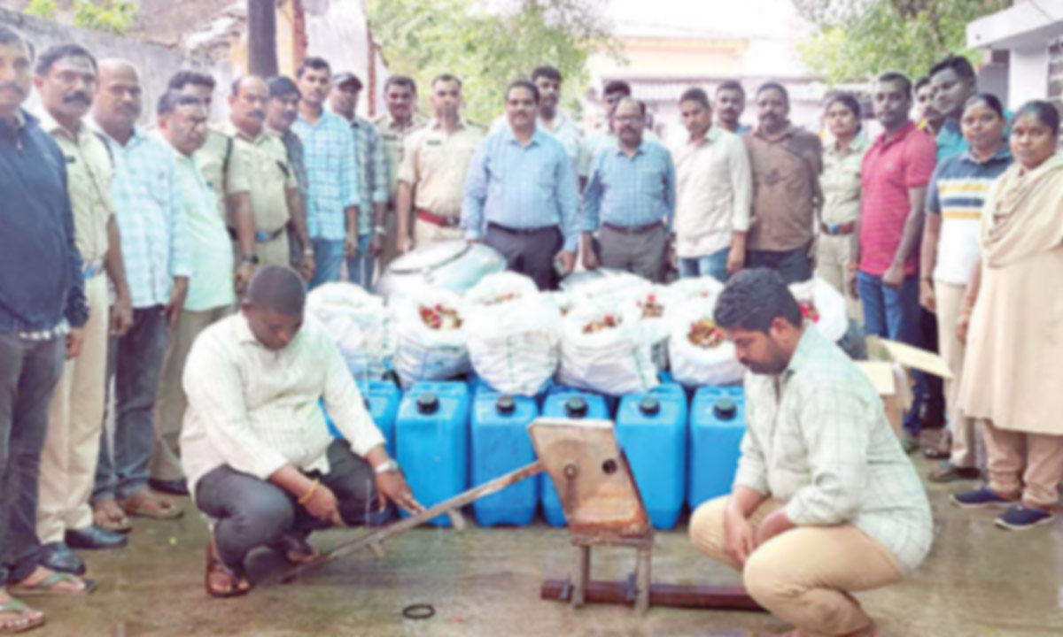 2 nabbed in fake liquor manufacturing gang bust