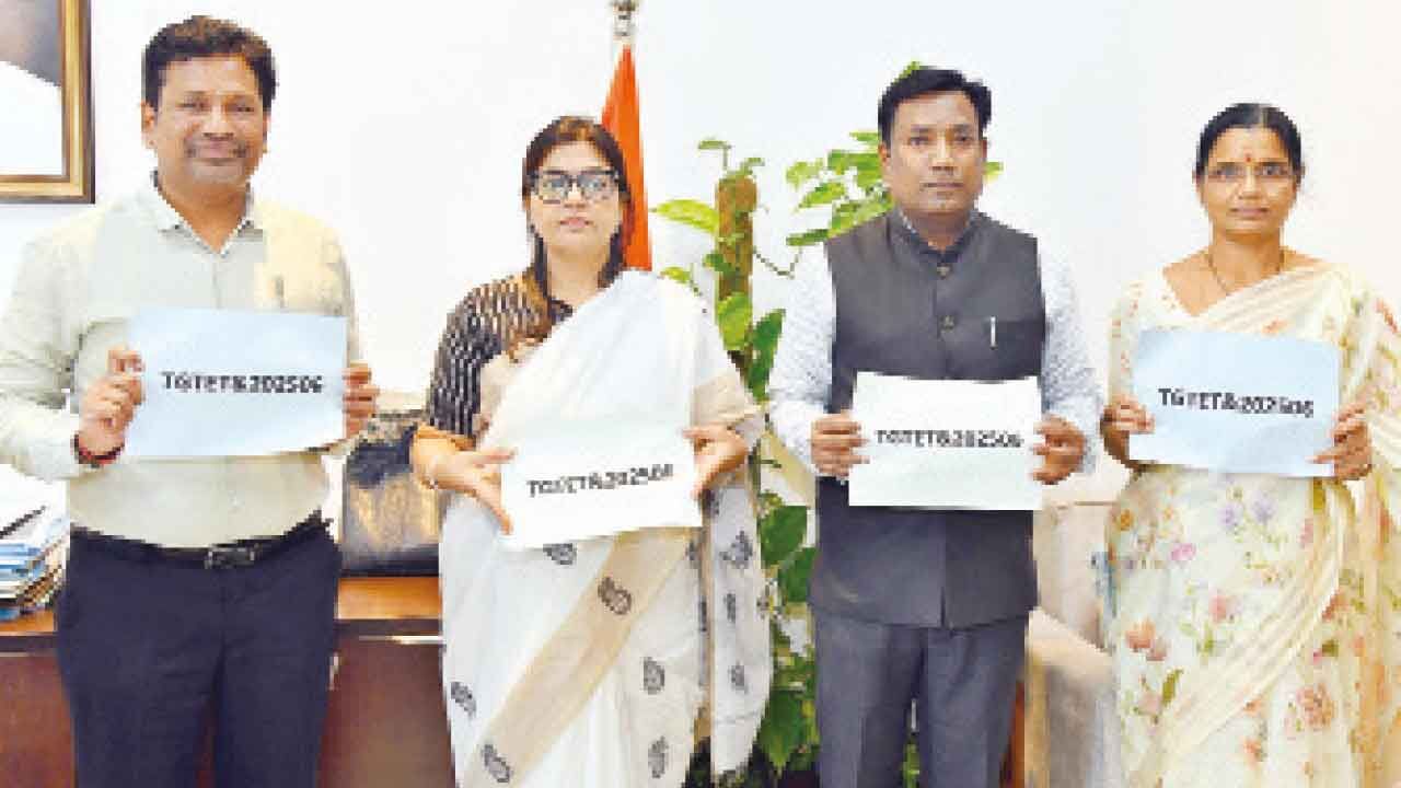 Upimna erome welcomed by an attractive lady who had.