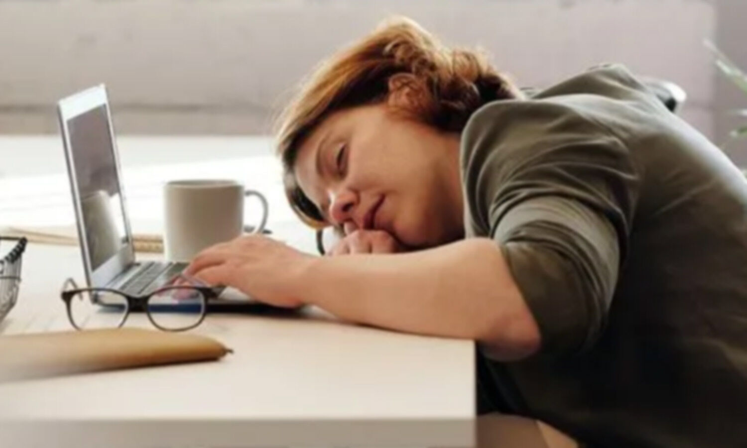 Easy Hacks to Beat That Post-Lunch Energy Crash