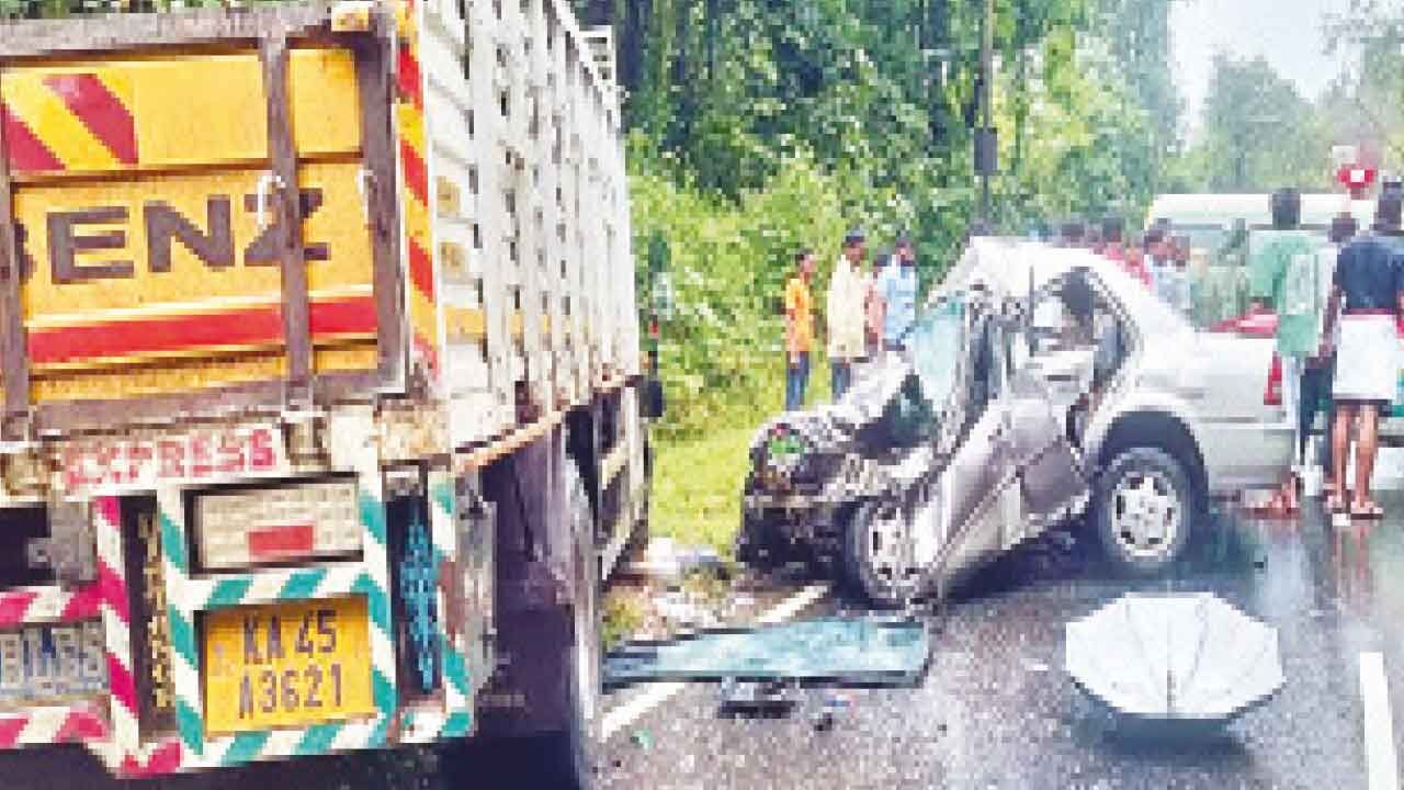 Four die in car-lorry collision in Kodagu