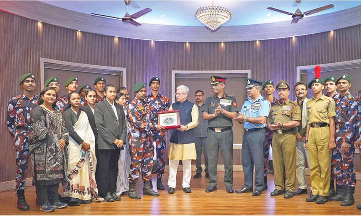 Governor Jishnu Dev leads 26th Kargil Vijay Diwas