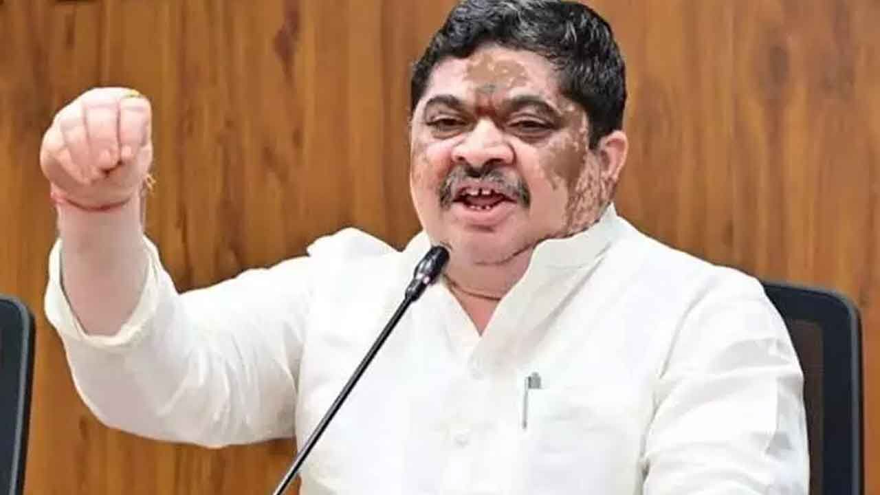 Ponnam Prabhakar responds on Jubilee Hills by-election, says Congress will clinch victory